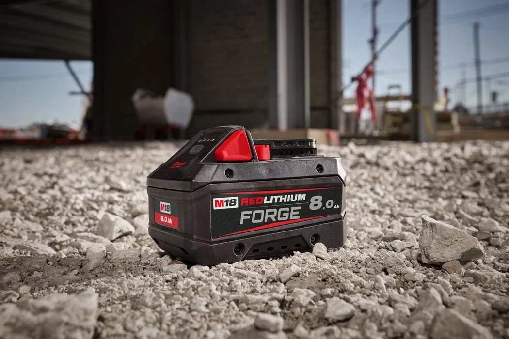 Milwaukee M18 FB8: Nowy akumulator Milwaukee typu tabless