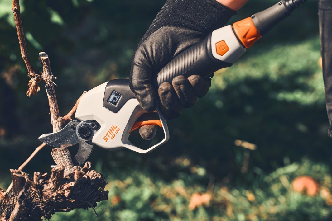 STIHL ASA 130 i STIHL ASA 140: nowe sekatory akumulatorowe AP-System